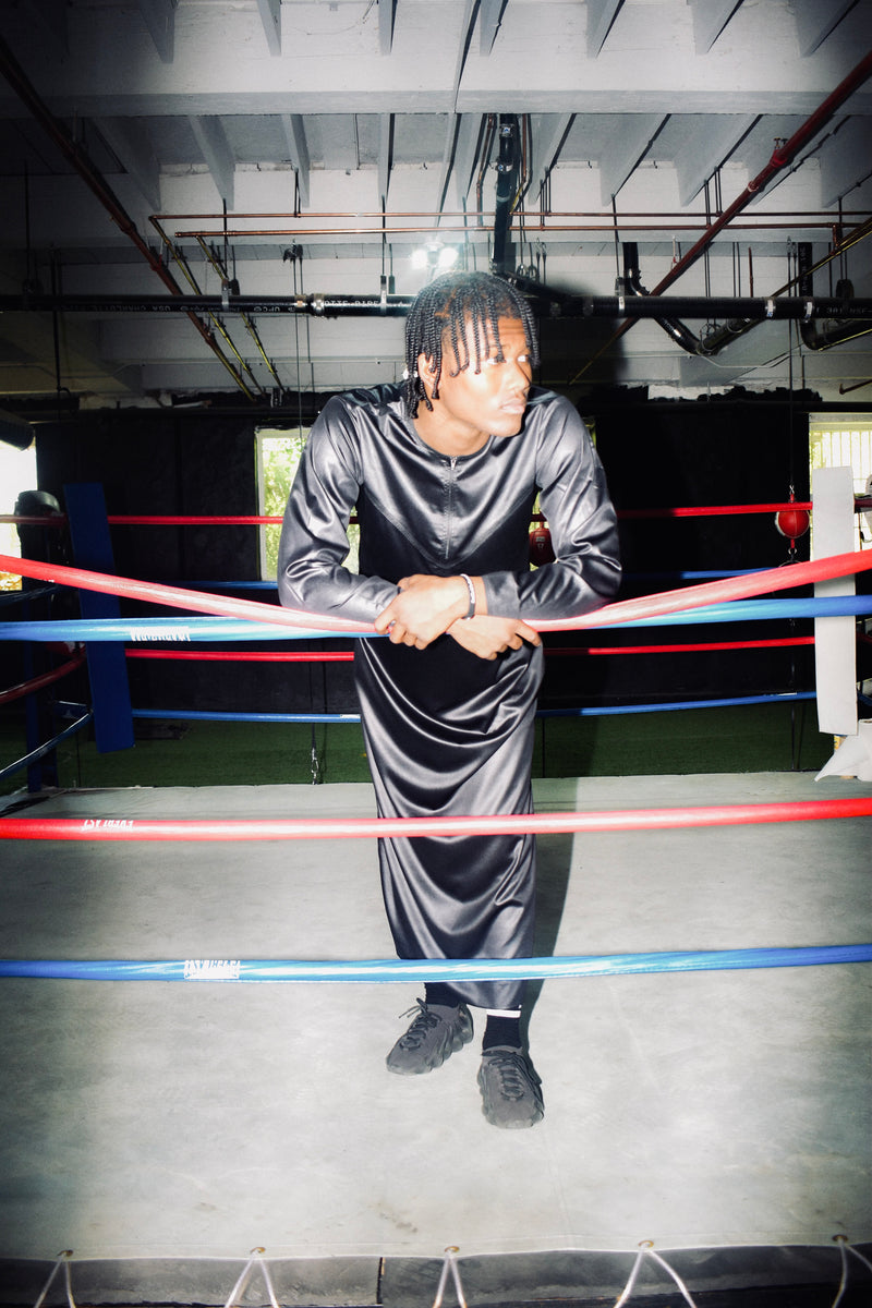 Zubair Emirates Men's Thobe - Black – Medinah Menswear